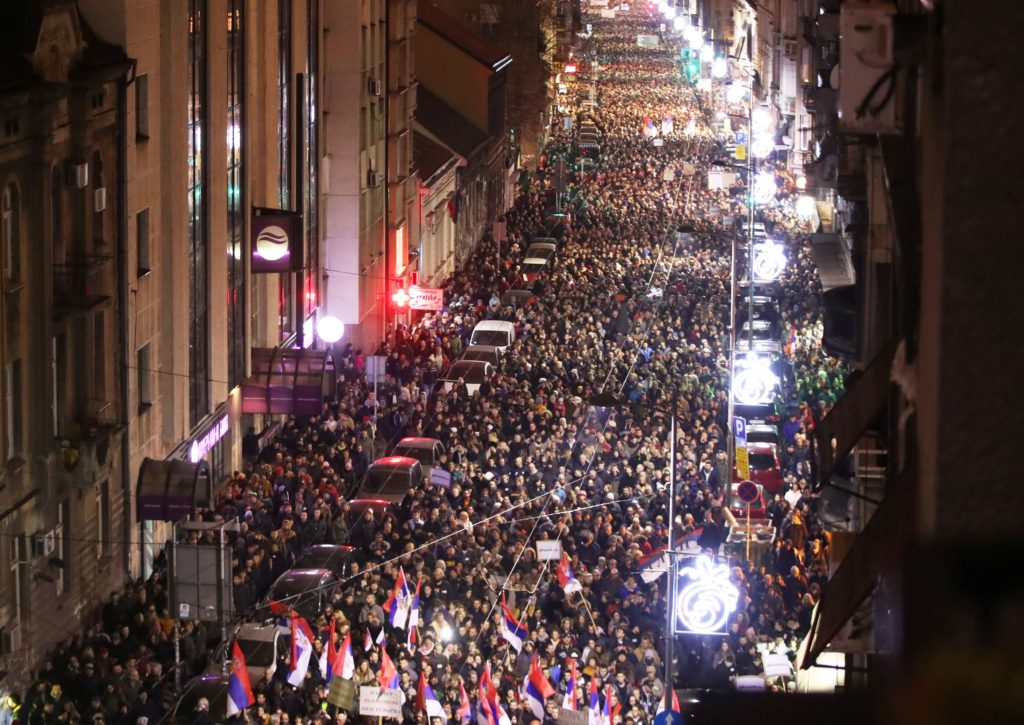 More than 10,000 protest in Belgrade against Serbian president - TVTS
