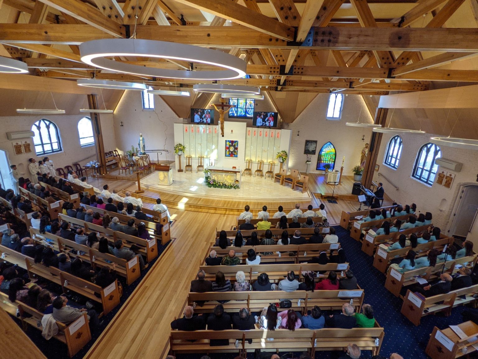 Đôi dòng về cha Phê-rô Hoàng Kim Huy và hình ảnh lễ mừng Ngân khánh Linh mục tại St Joseph ...